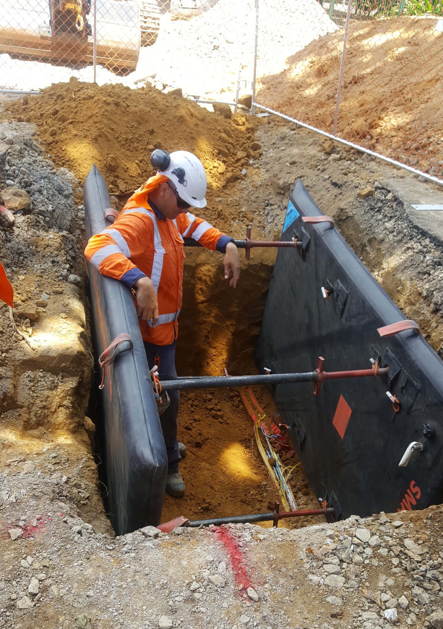 Why choose the inflatable trench shield