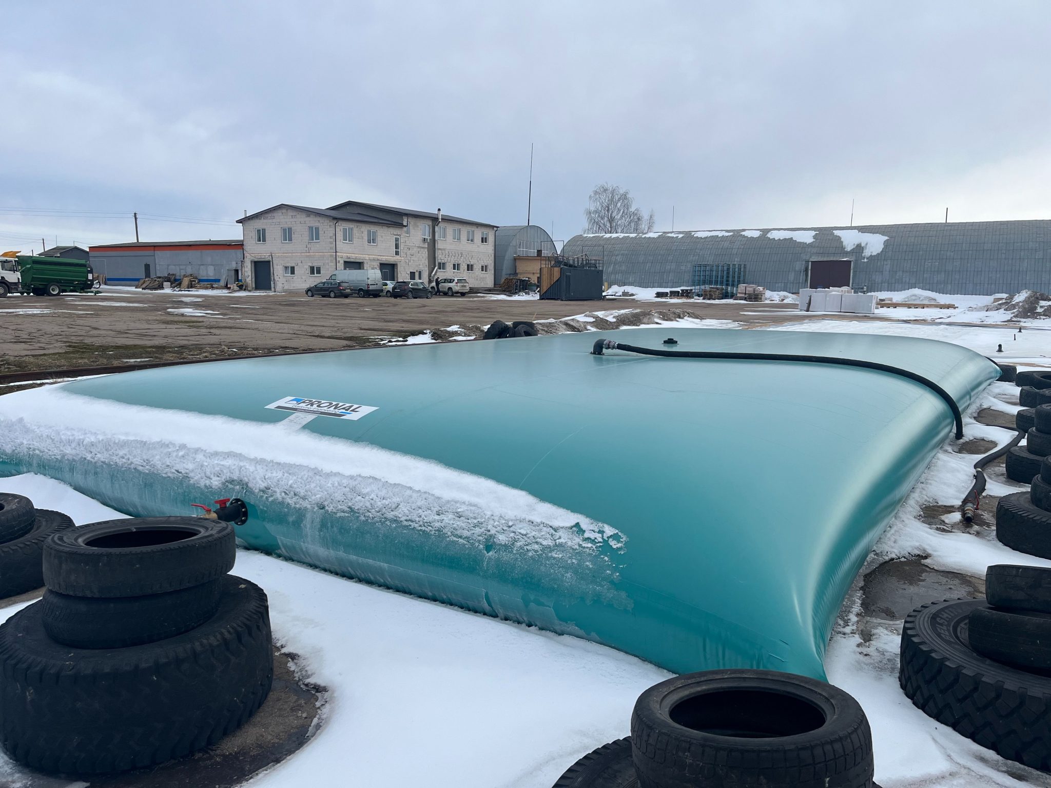 Implementation of a 100m3 flexible liquid fertilizer tank