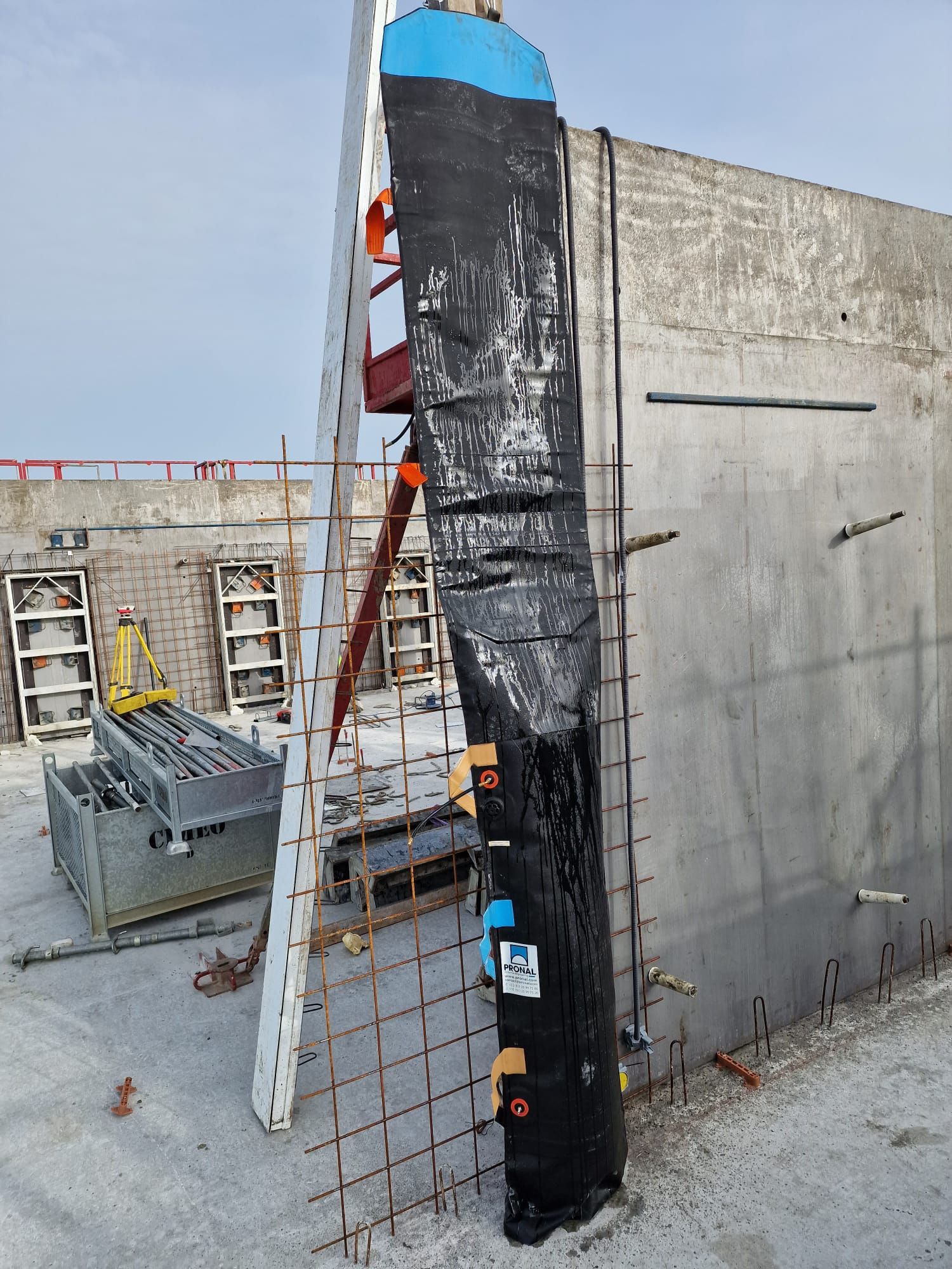 Pourquoi choisir une banche de coffrage souple plutôt que rigide