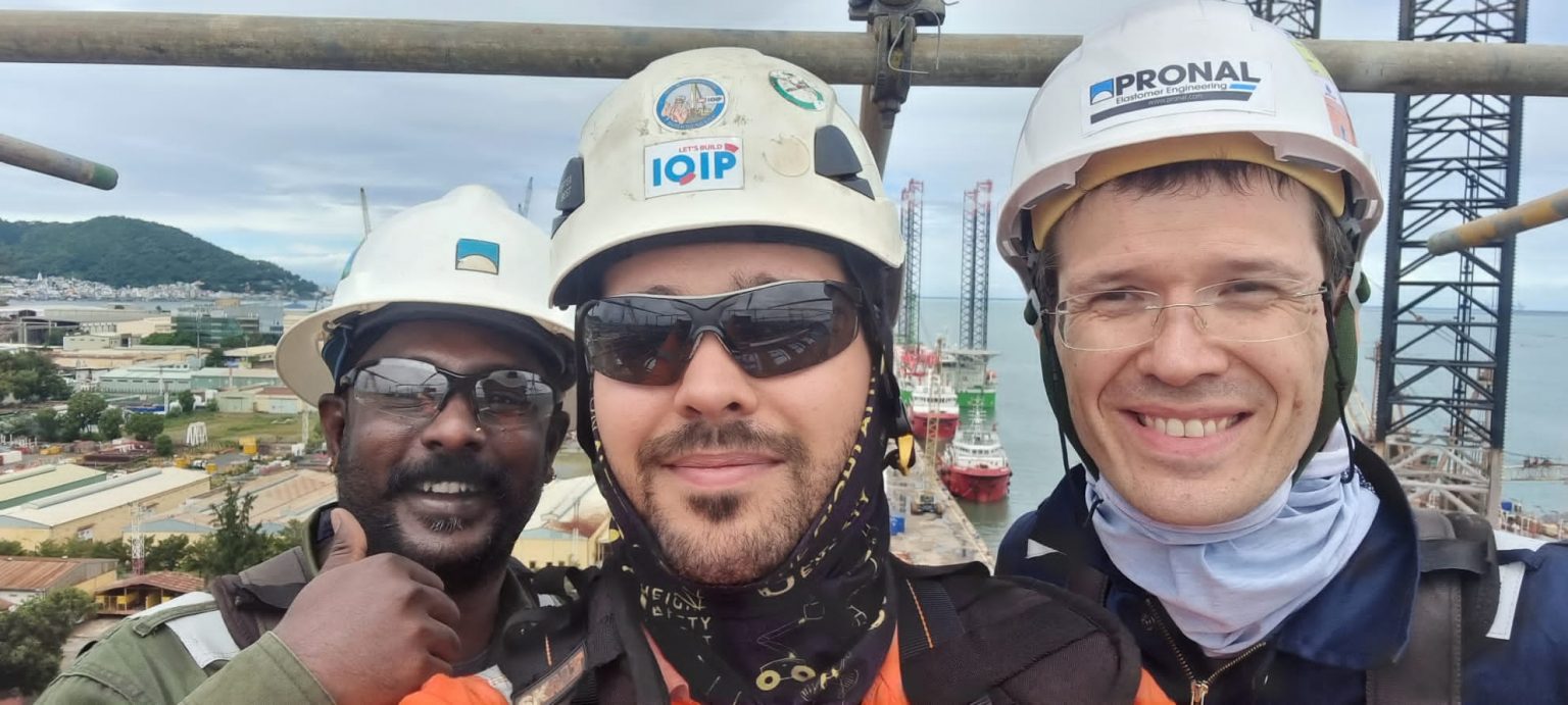 Optimal buoyancy and anchoring solutions for an offshore platform ...