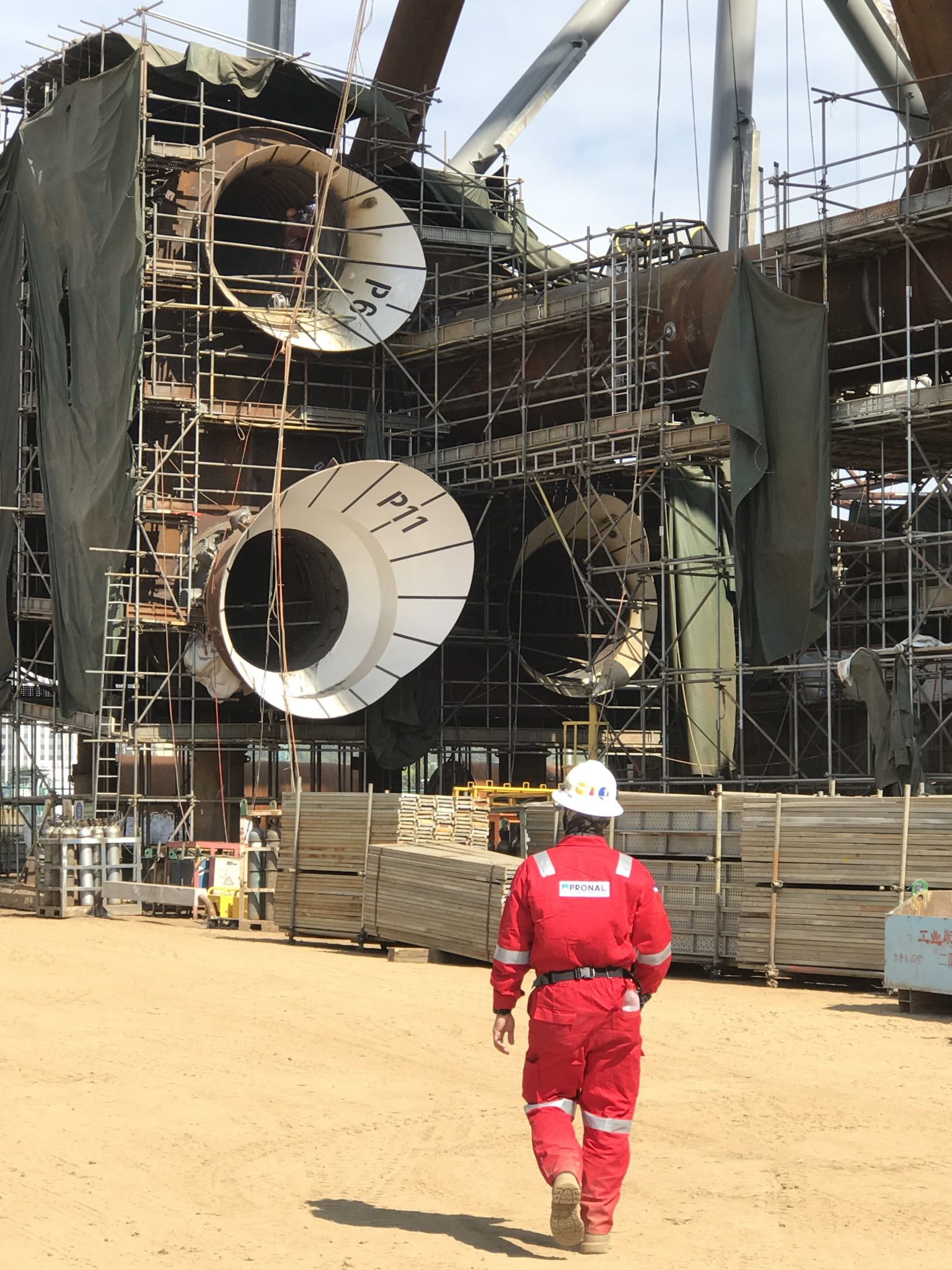 Optimal buoyancy and anchoring solutions for an offshore platform ...